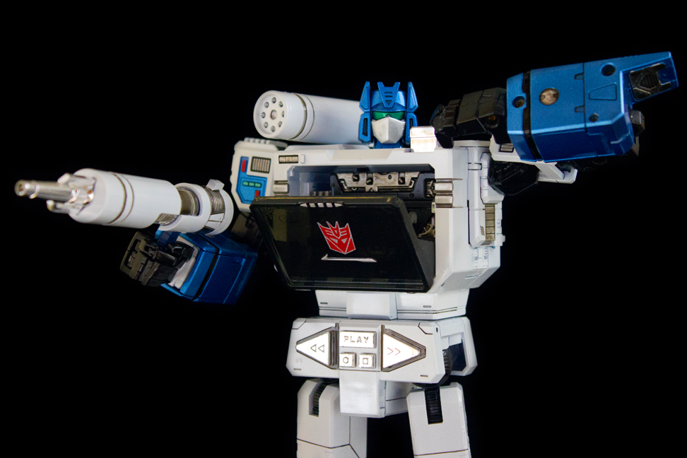 Minor/Repaint: - Masterpiece SHATTERED GLASS SOUNDWAVE | TFW2005 - The ...