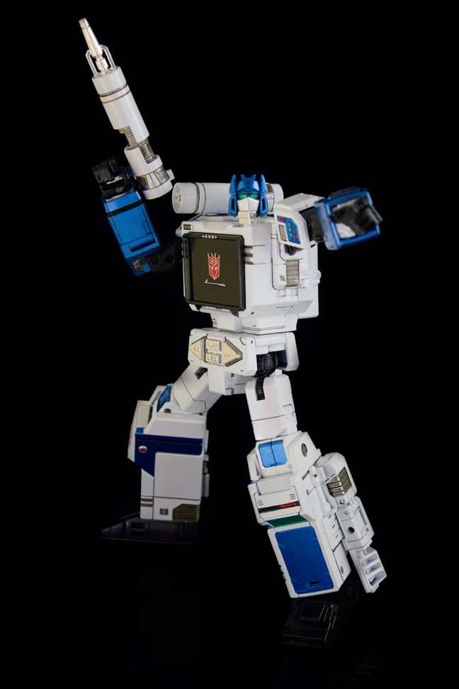 Minor/Repaint: - Masterpiece SHATTERED GLASS SOUNDWAVE | TFW2005 - The ...
