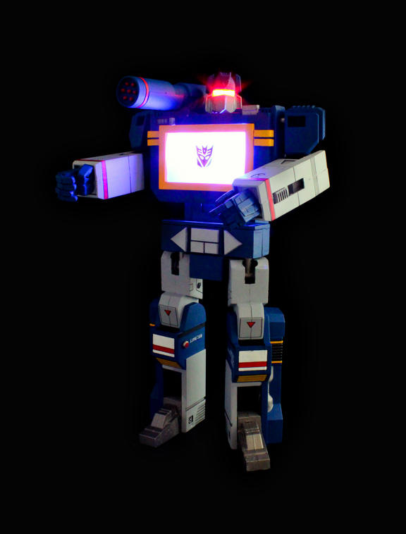 Heavy/Scratch: - Masterpiece Soundwave w Interchangable Energon Chest ...
