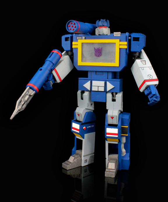 Heavy/Scratch: - Masterpiece Soundwave w Interchangable Energon Chest ...